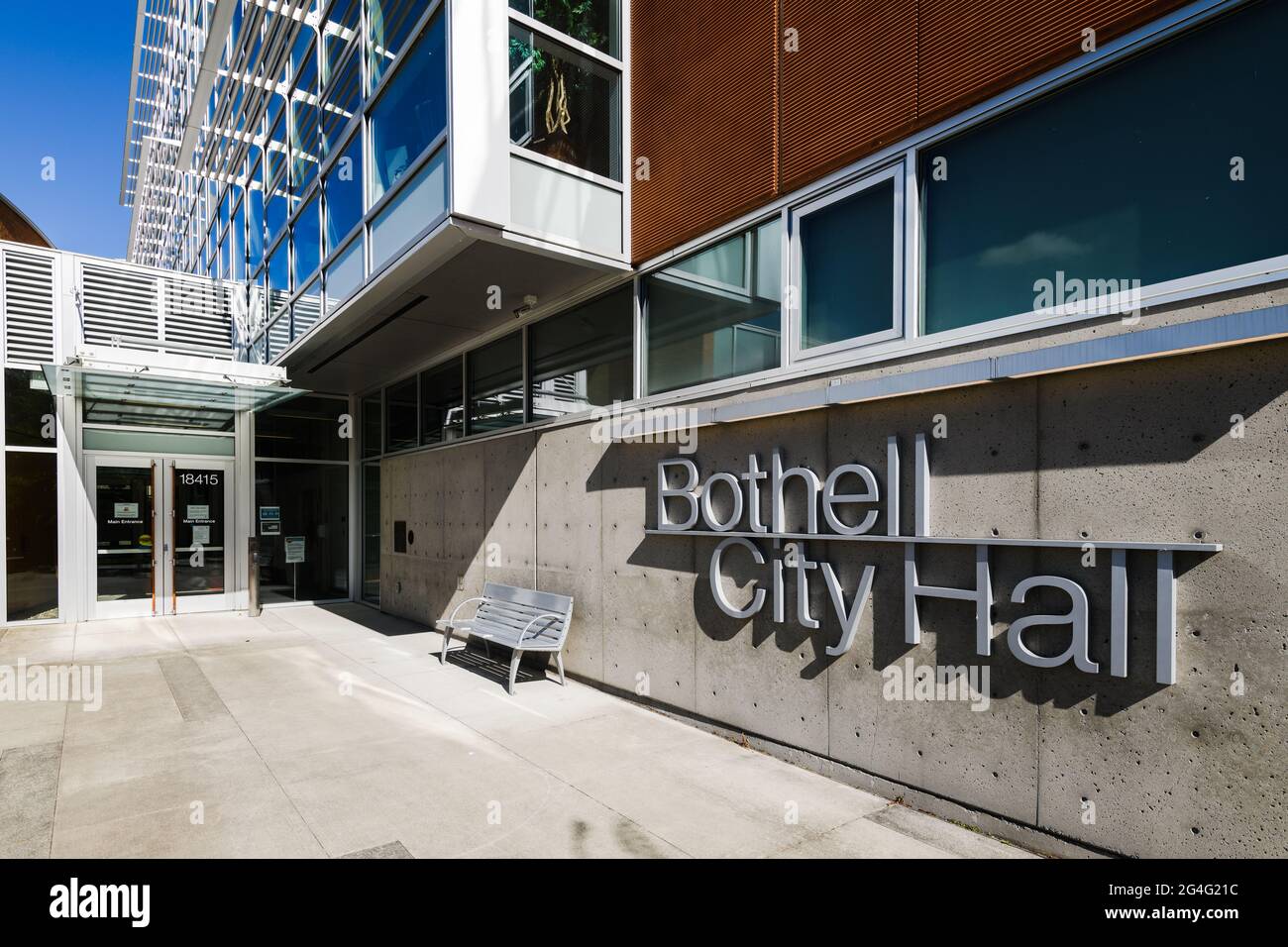 Modern building entrance hi-res stock photography and images - Alamy