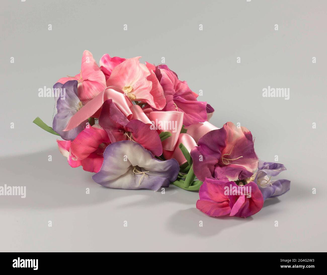 Elsa schiaparelli pink hi-res stock photography and images - Alamy