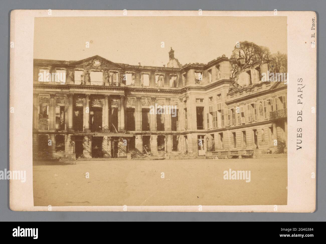 Palace of St Cloud, Court of Honor Stock Photo - Alamy