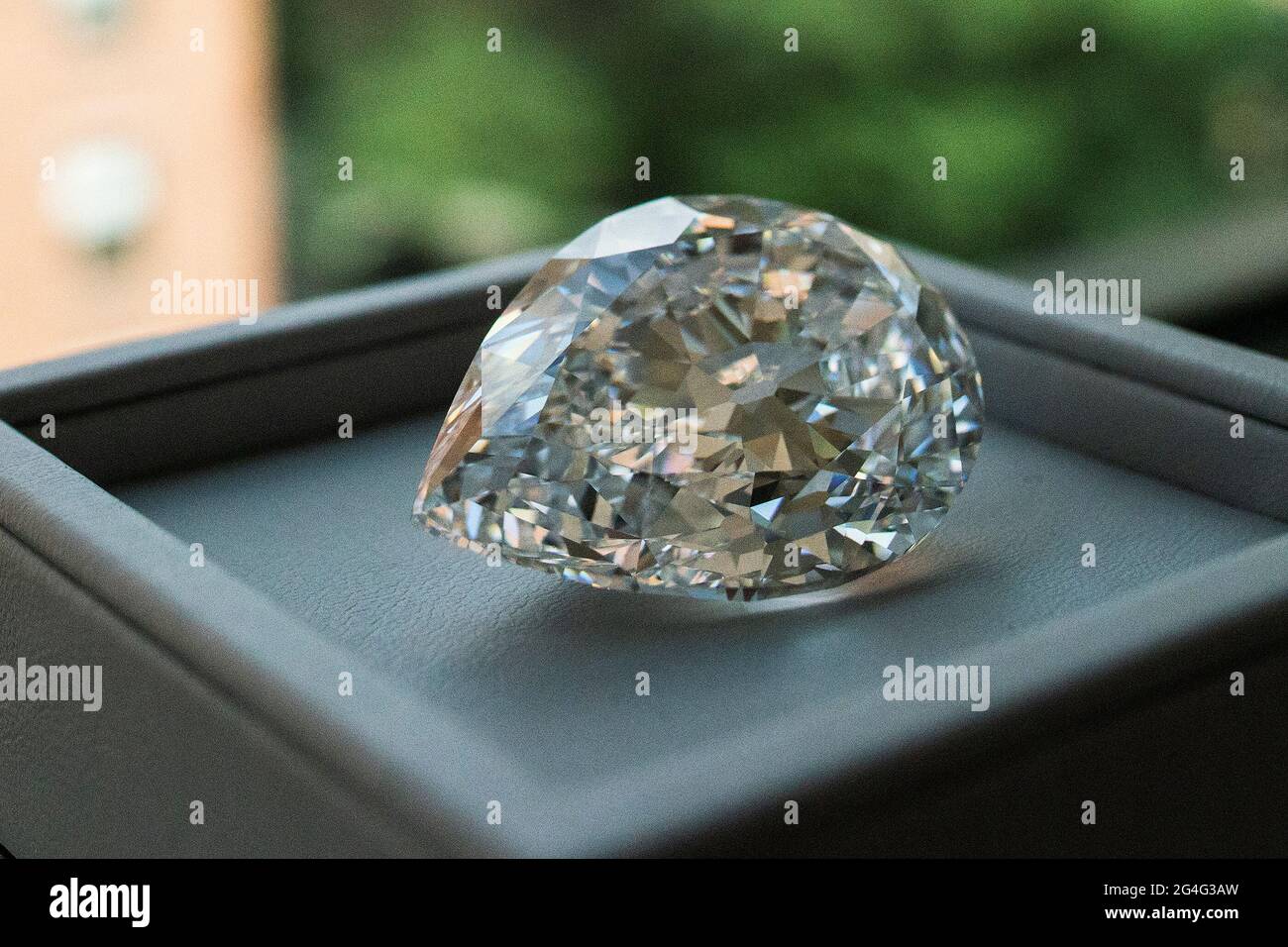 100 Carat High Resolution Stock Photography and Images - Alamy