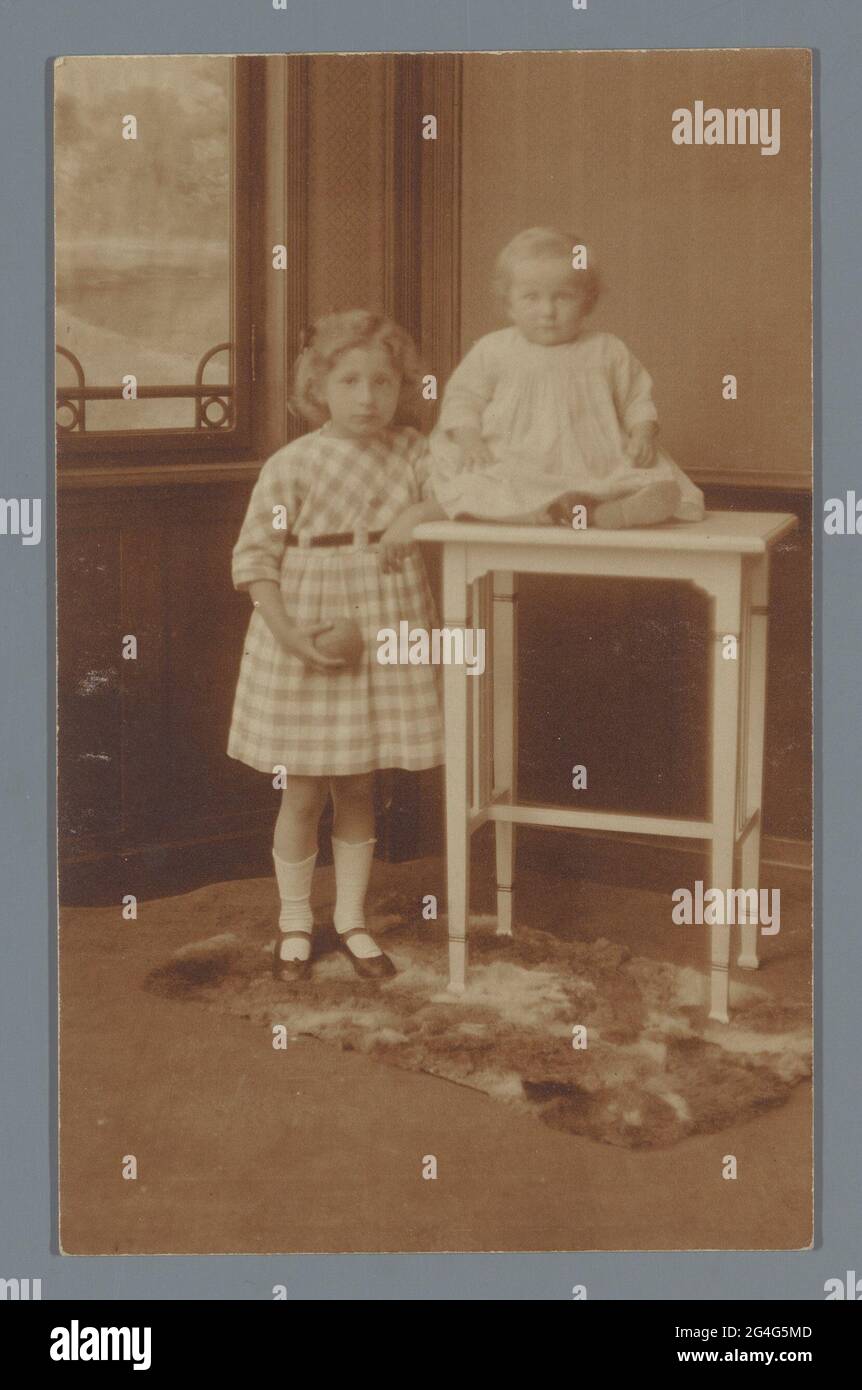 Portrait of two unknown children Stock Photo - Alamy