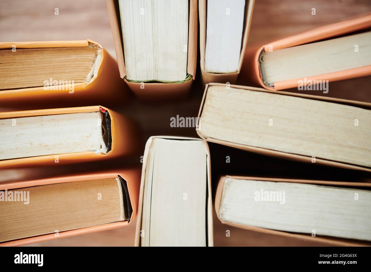 Book on table from above hi-res stock photography and images - Alamy