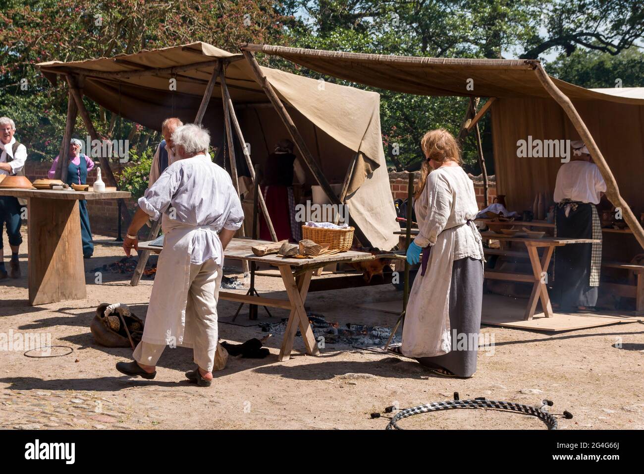 18th century cook hi-res stock photography and images - Alamy