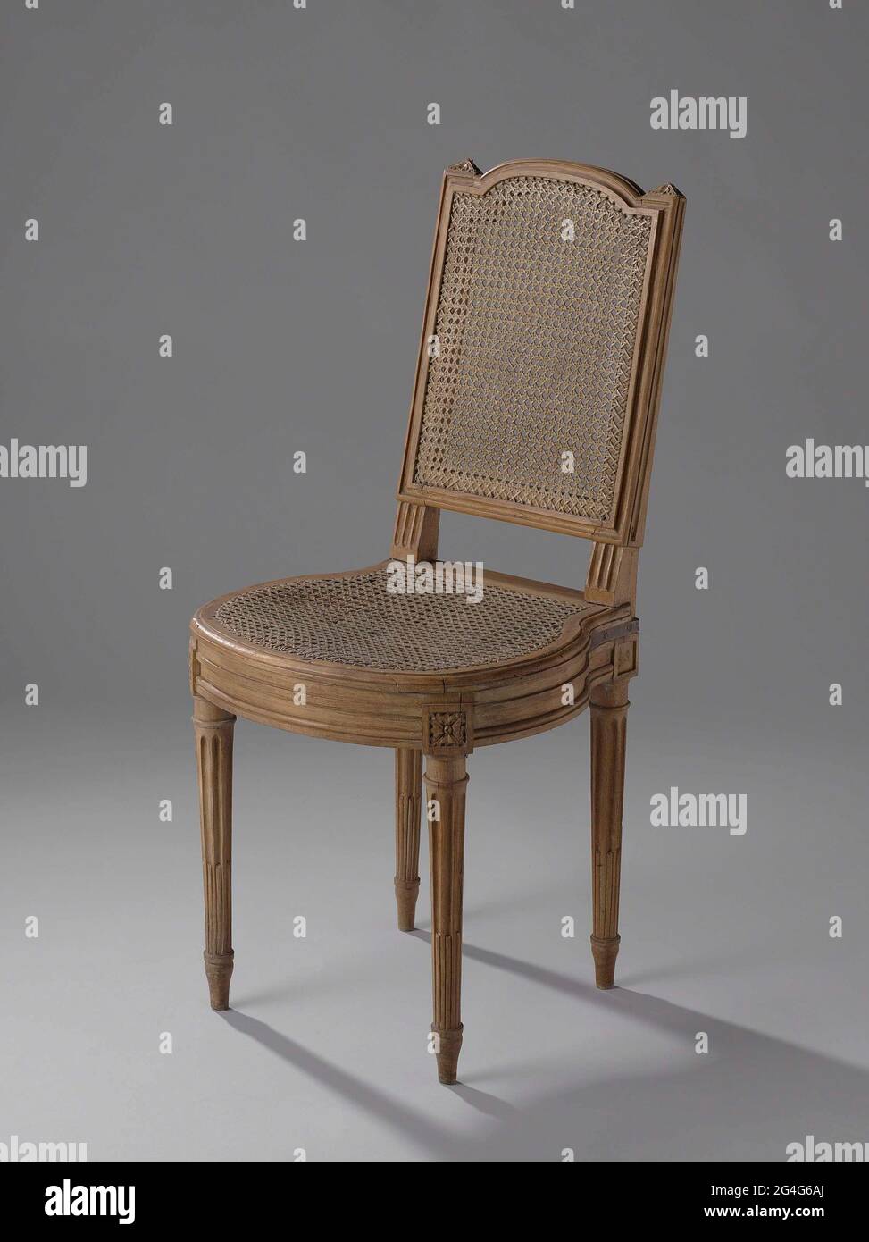 Four round conical fluted legs hi-res stock photography and images - Alamy