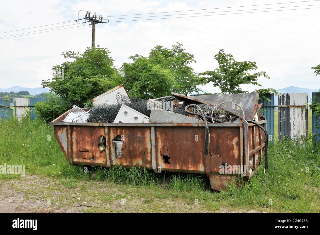 Sheet metal scrap hi-res stock photography and images - Alamy