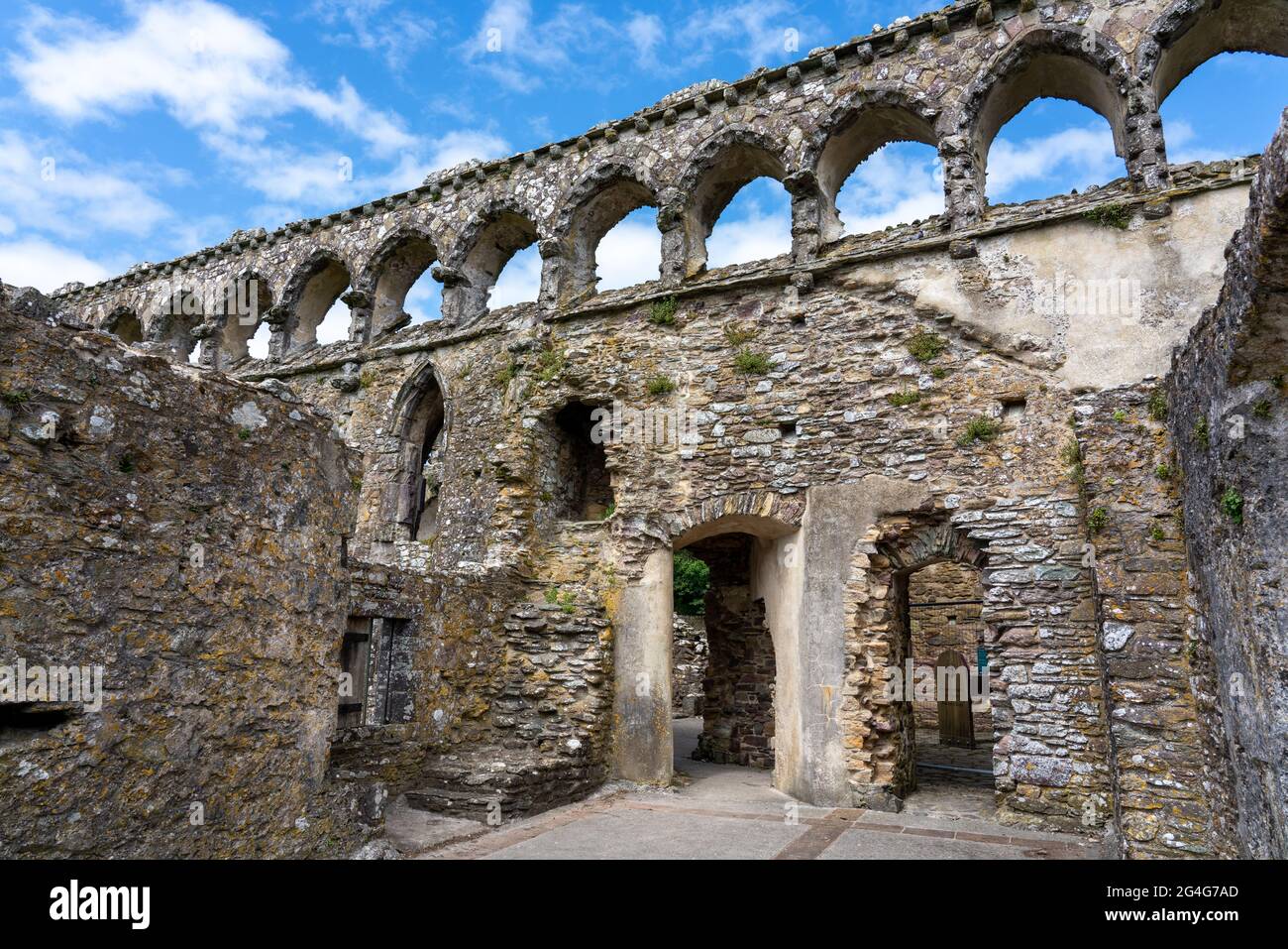 Chequered pattern in stonework hi-res stock photography and images - Alamy