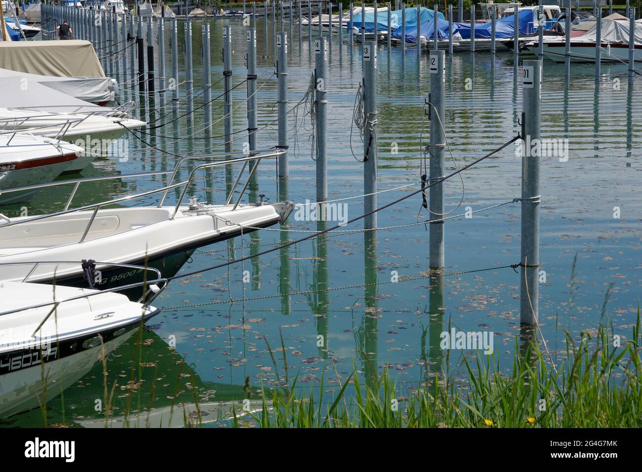 Metal mooring poles hi-res stock photography and images - Alamy