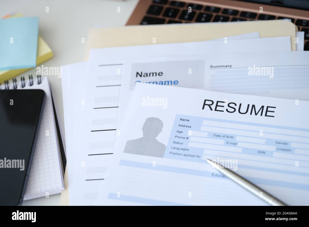 Resume With Pen And Paper High Resolution Stock Photography and Images ...