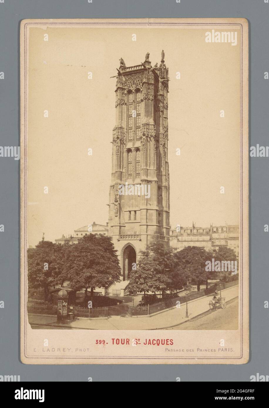 Tour st jacques paris view hi-res stock photography and images - Alamy