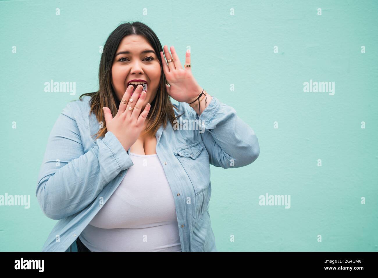Shocked astonished woman face brunette hi-res stock photography and ...