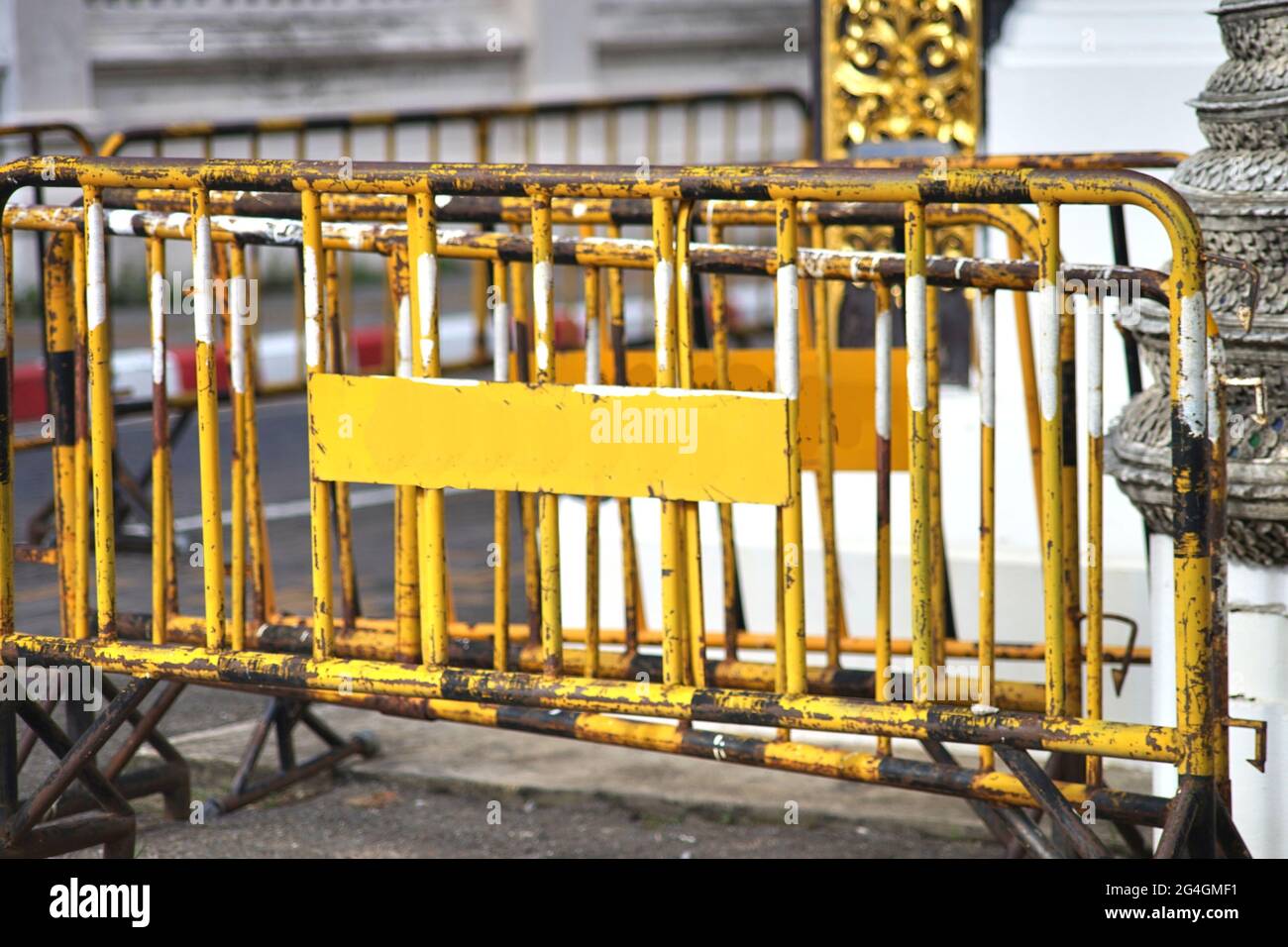 Steel barricades blocking traffic on the road Stock Photo - Alamy