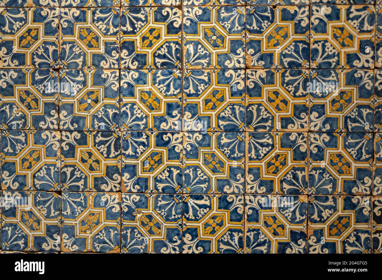 Tile patterns hi-res stock photography and images - Alamy