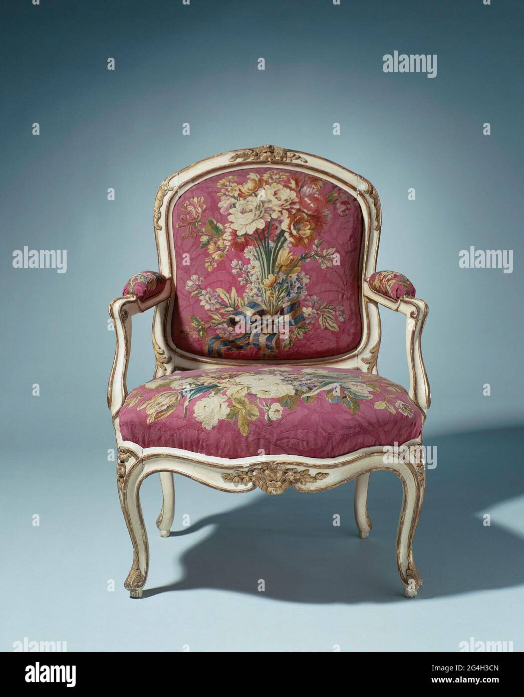 Loose tapestry window hi-res stock photography and images - Alamy