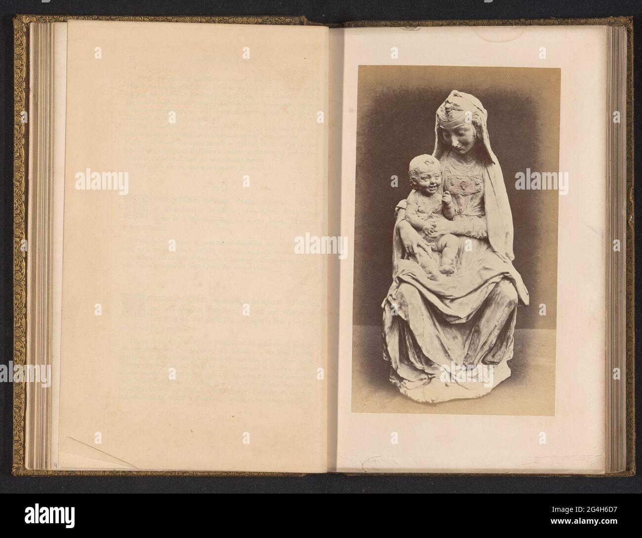 Maria sculpture with child by Antonio Rossellino Stock Photo - Alamy