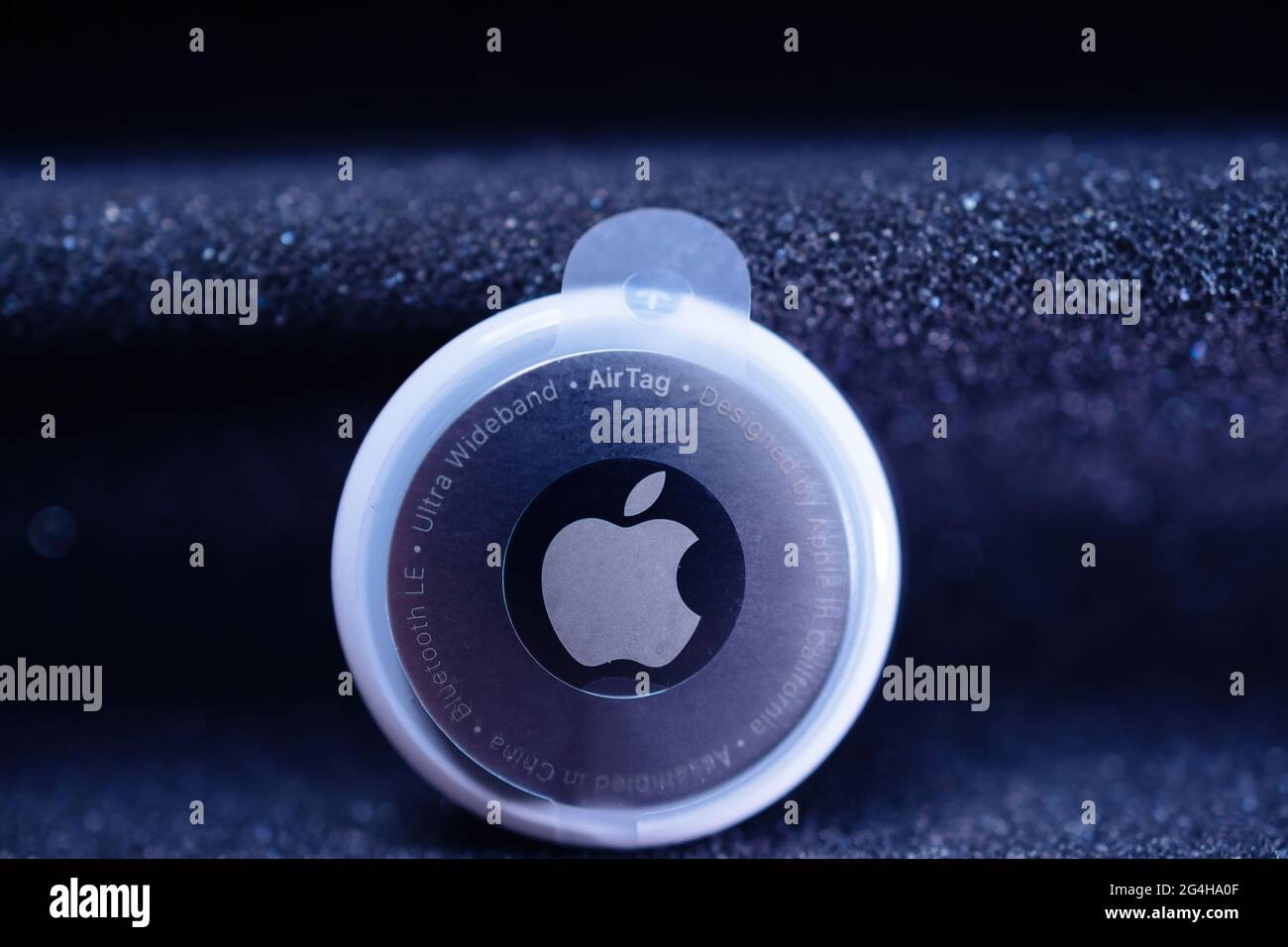 Apple airtag hi-res stock photography and images - Alamy