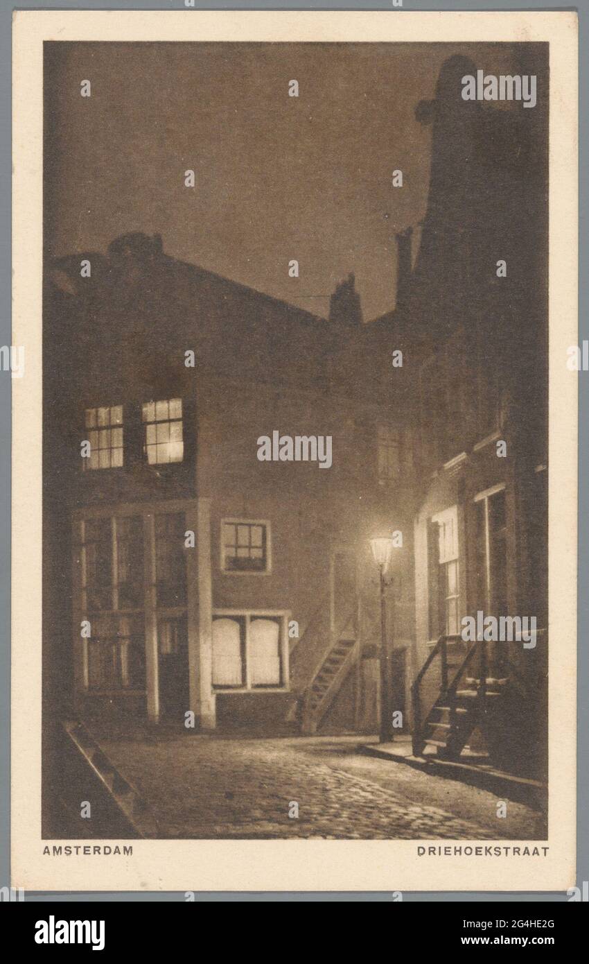 Triangle street Stock Photo - Alamy