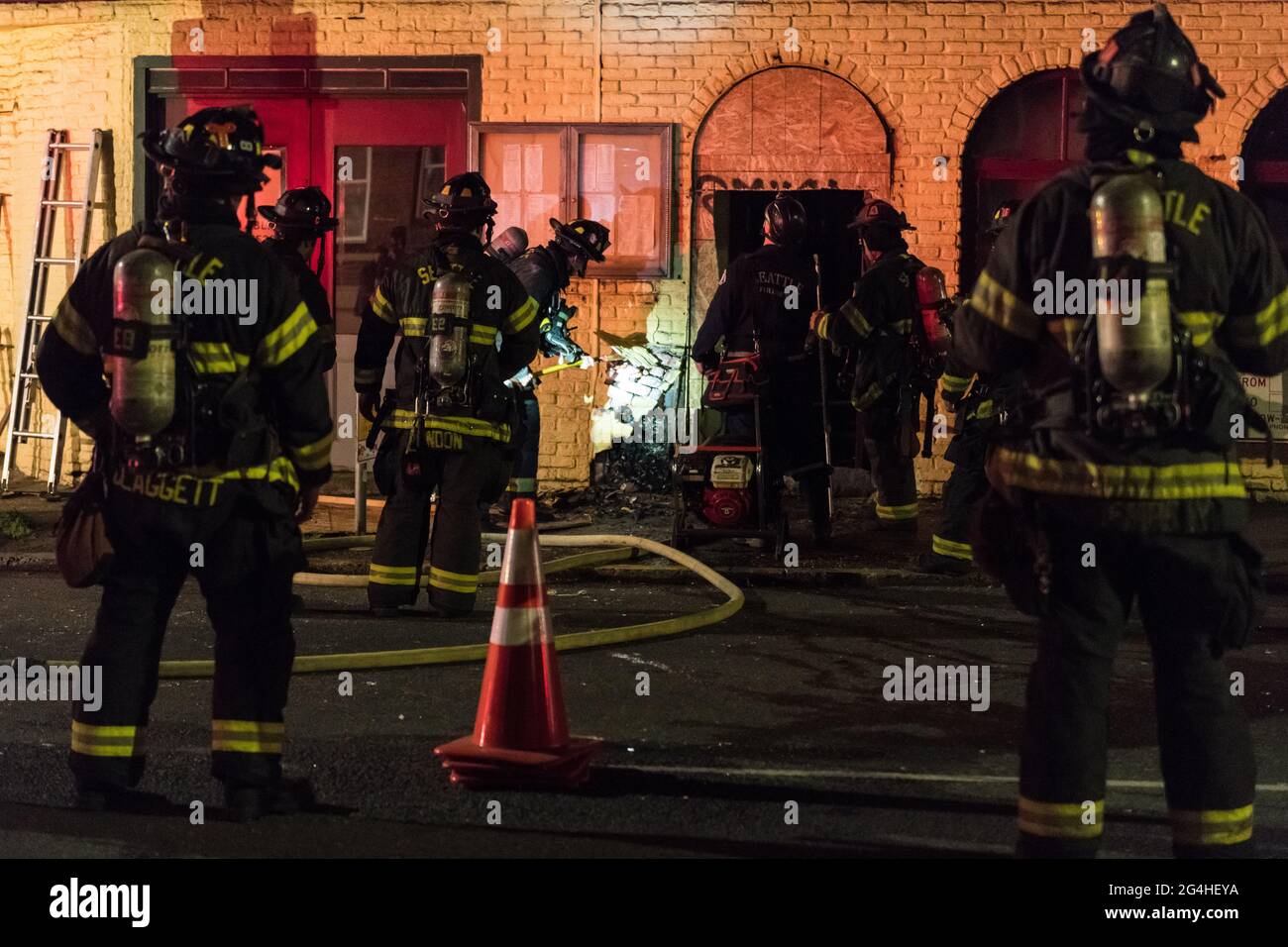 Seattle, USA. 18th Apr, 2021. Seattle Fire Department putting out ...