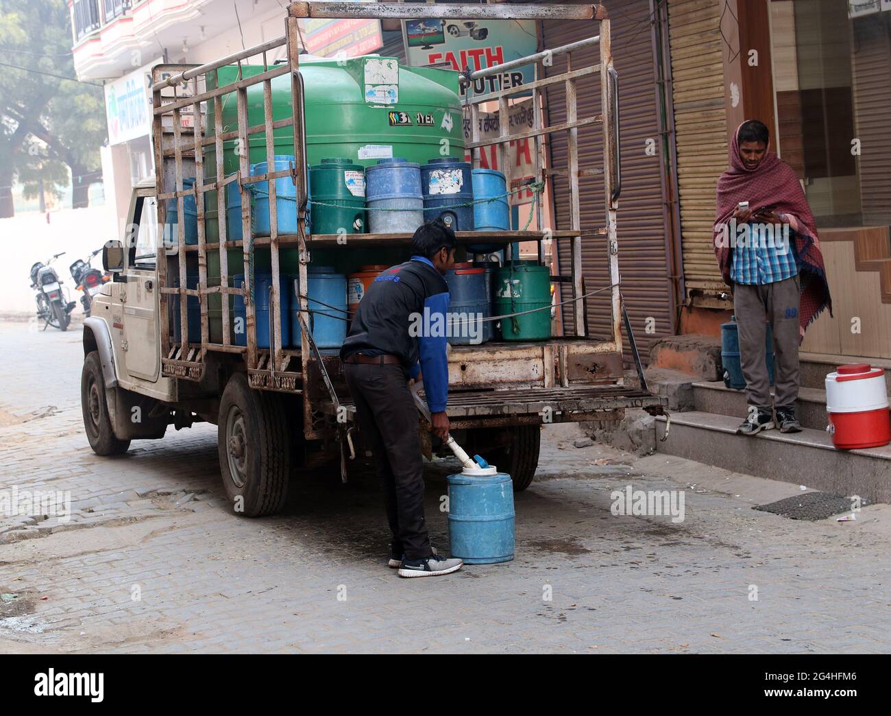 Guy barrel barrels hi-res stock photography and images - Alamy