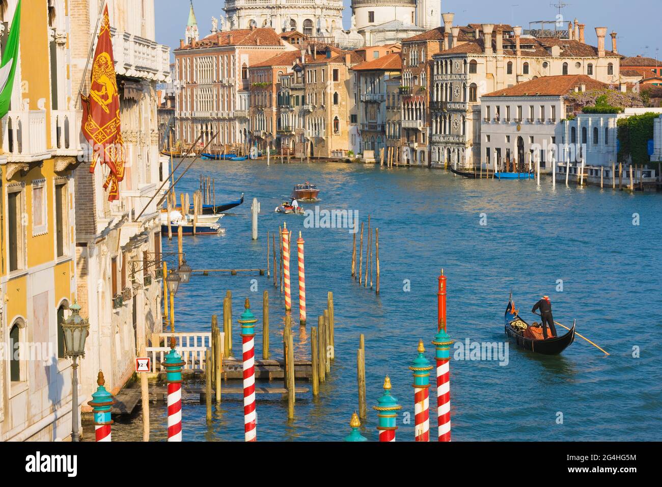 Venice tradition heritage gondolas hi-res stock photography and images ...