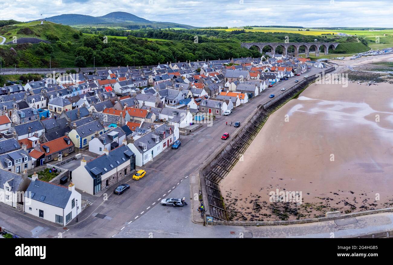 Cullen fishing village hi-res stock photography and images - Alamy