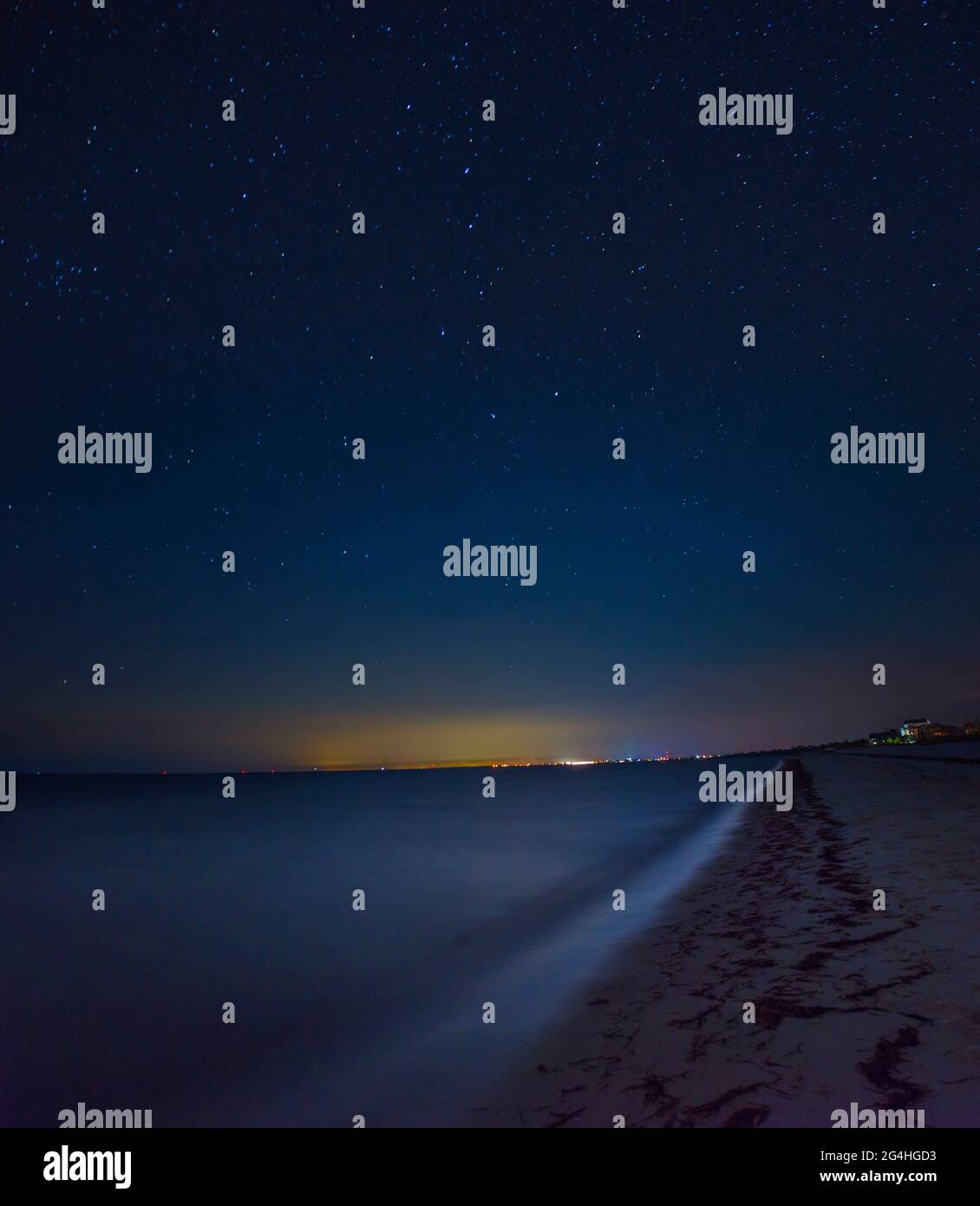 Night sky by the sea hi-res stock photography and images - Alamy