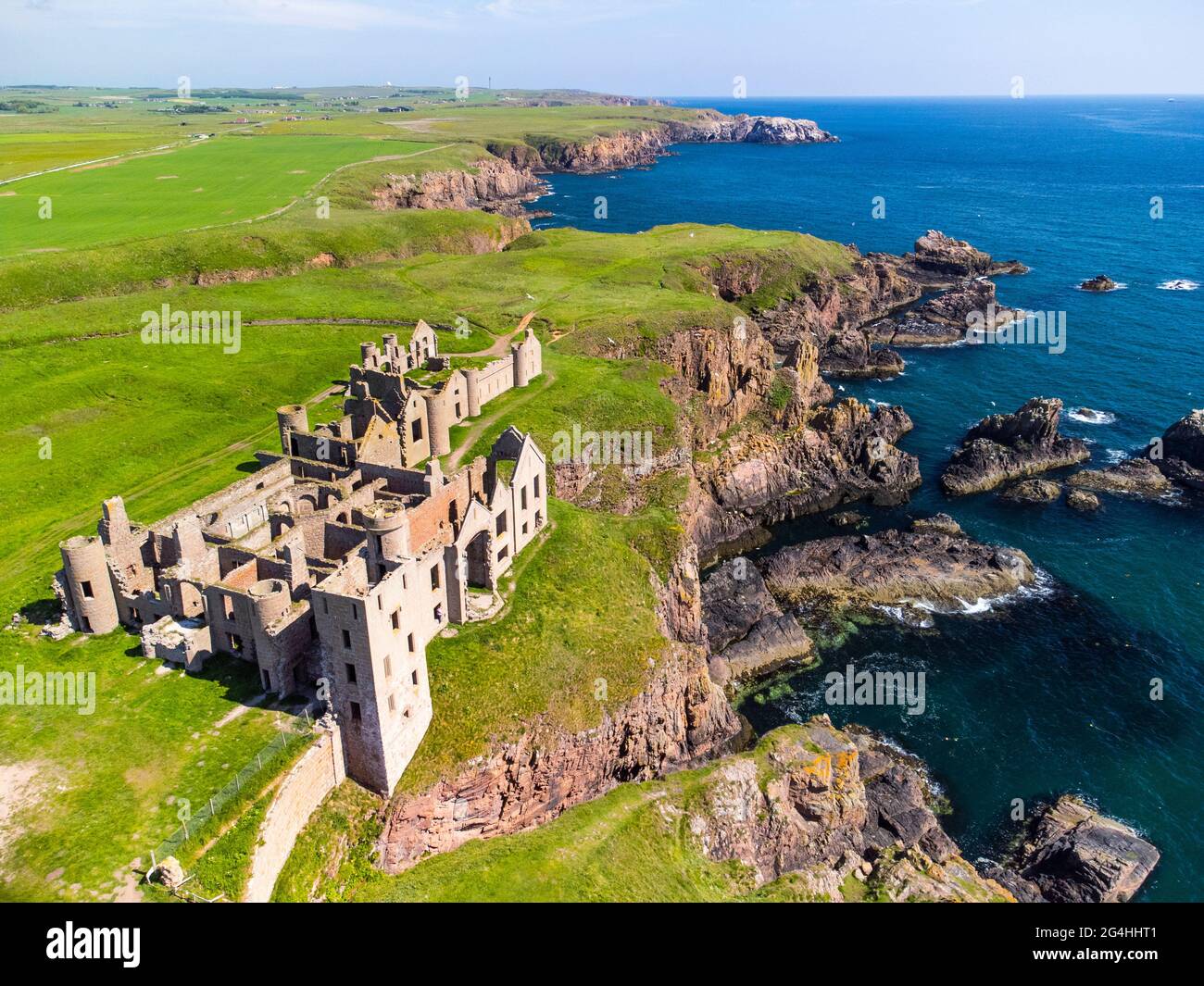 New slains castle in aberdeenshire hi-res stock photography and images ...