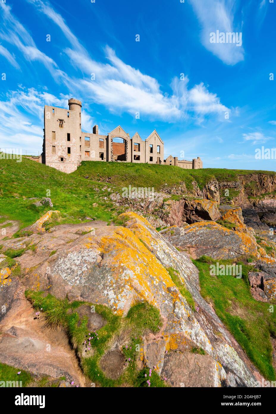 Old slains castle hi-res stock photography and images - Alamy