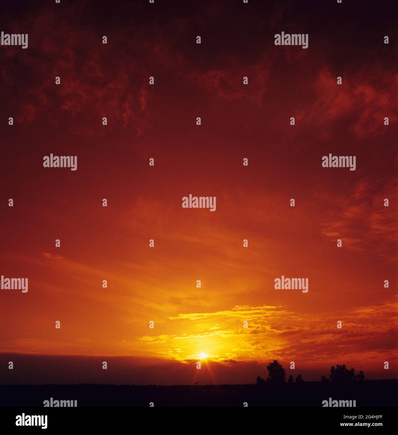 Blood red sunset hi-res stock photography and images - Alamy