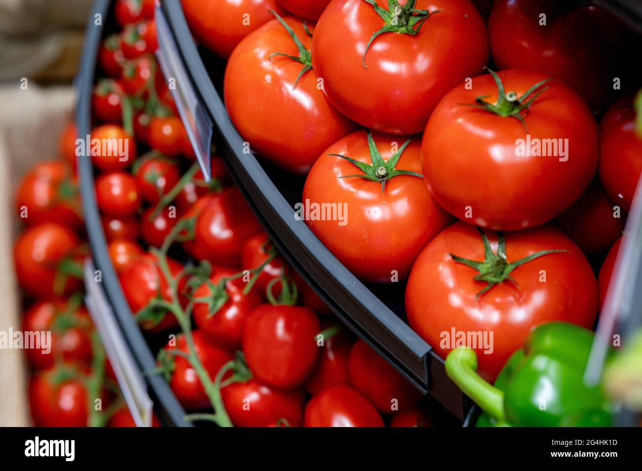 Tomatoe display hi-res stock photography and images - Alamy