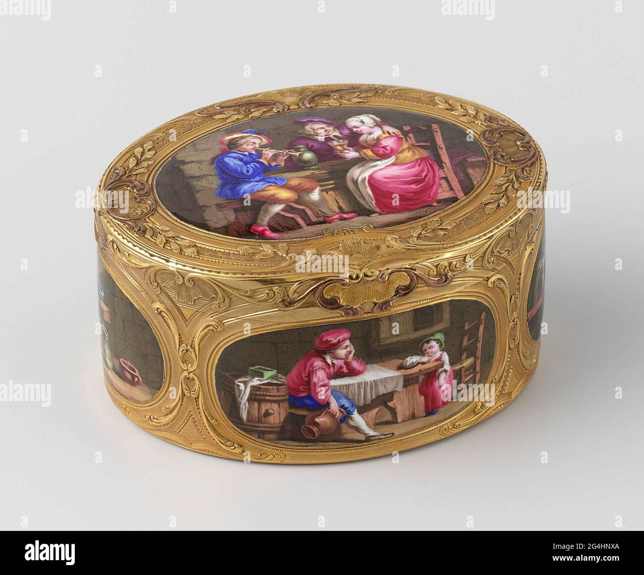 . Oval golden snuff box, with six scenes in email Stock Photo - Alamy