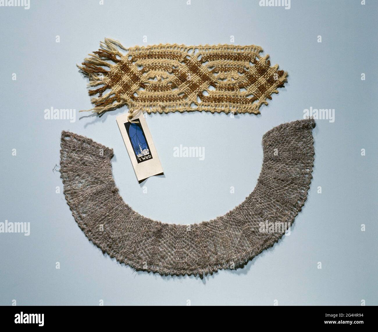 . Collar of climbing side - Dutch lace - for which unpainted and hand ...