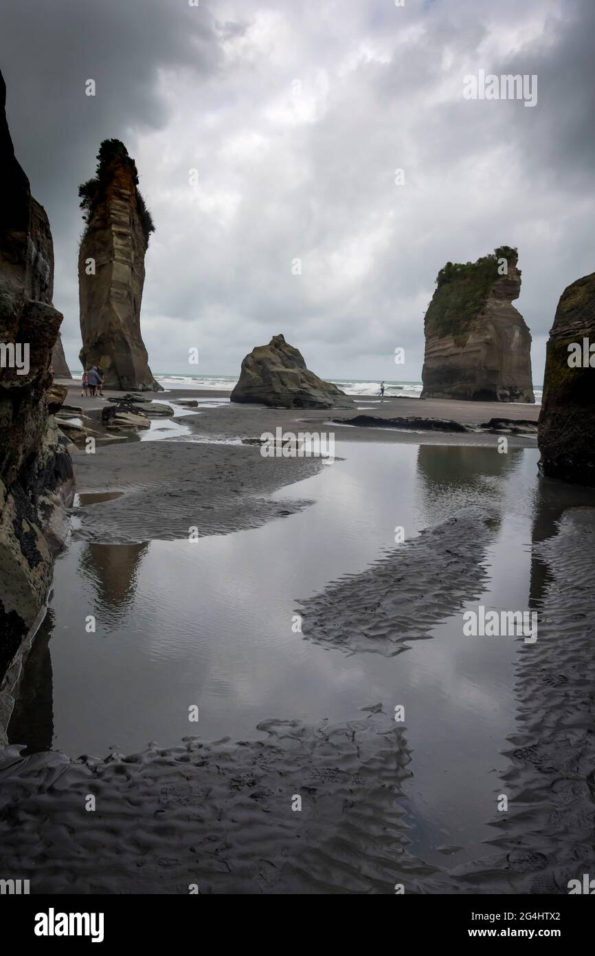 "The Three Sisters " rock formation, Tongaporutu, Taranaki, North ...