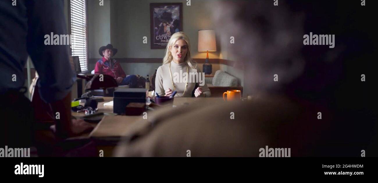 THE COMEBACK TRAIL, back, from left: Tommy Lee Jones, Kate Katzman ...