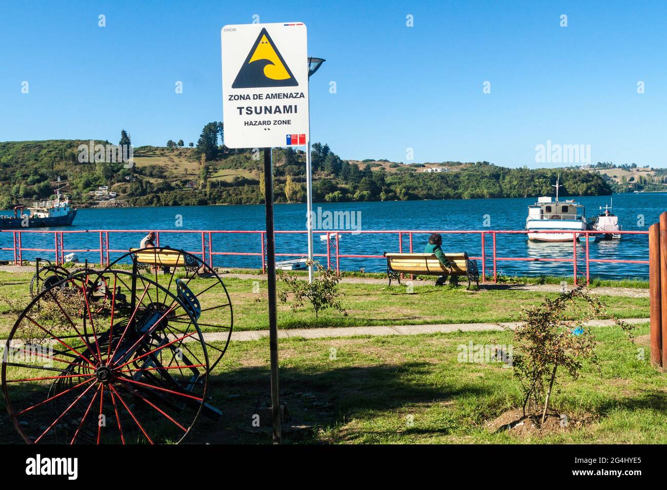 Tsunami hazard warning sign hi-res stock photography and images - Alamy