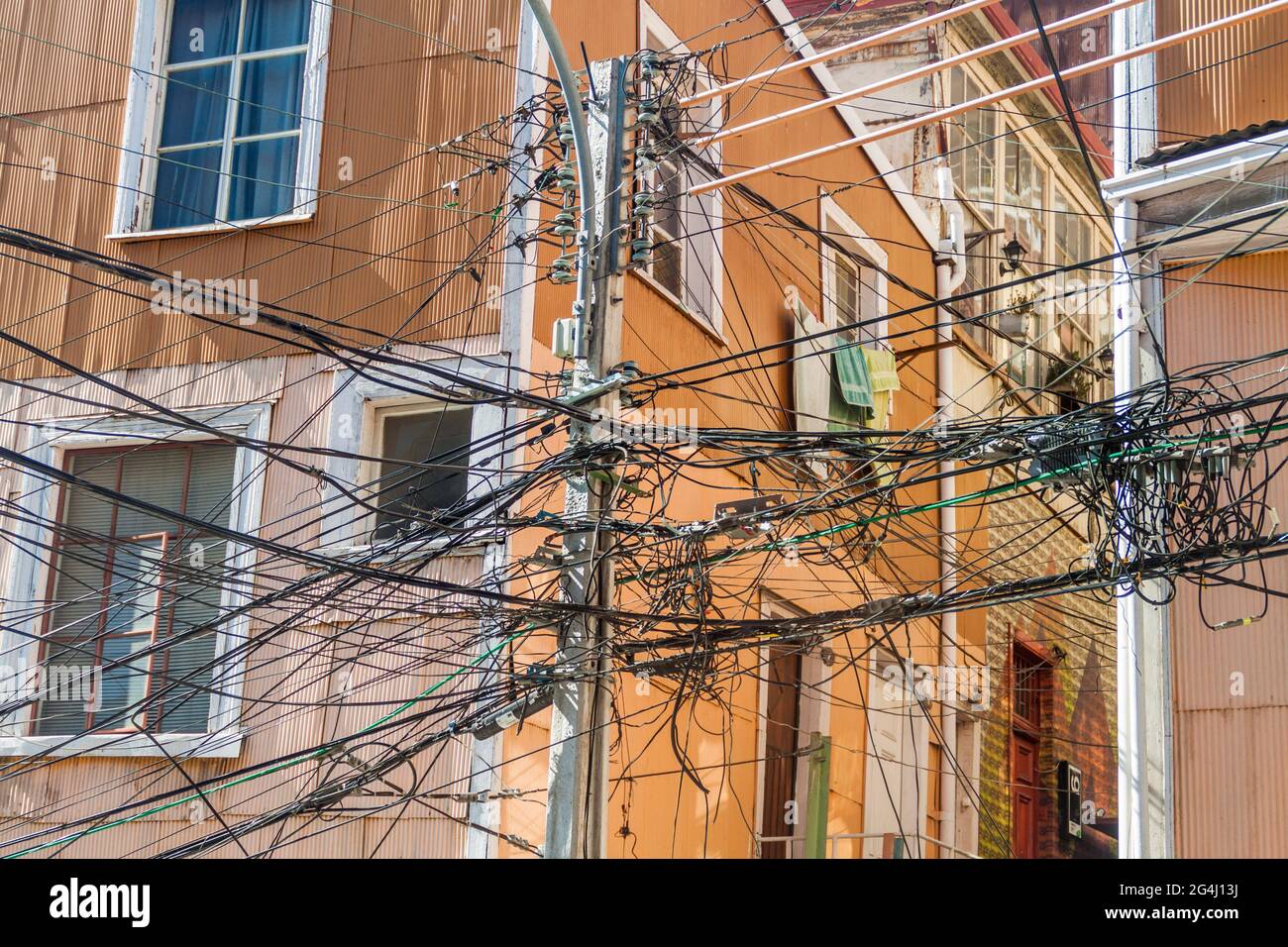 Mess of wires in Valparaiso, Chile Stock Photo - Alamy