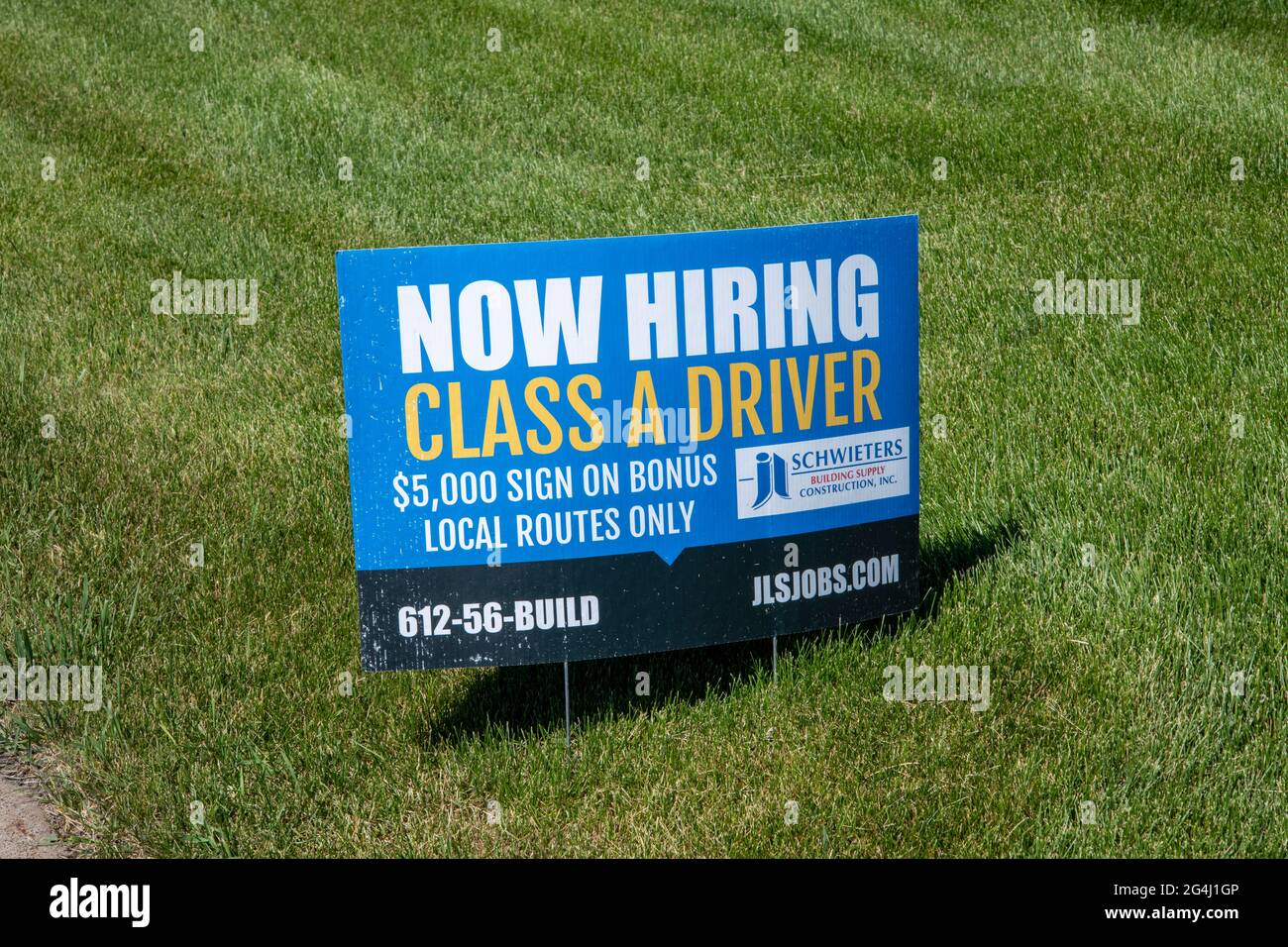 Hiring sign bonus hi-res stock photography and images - Alamy