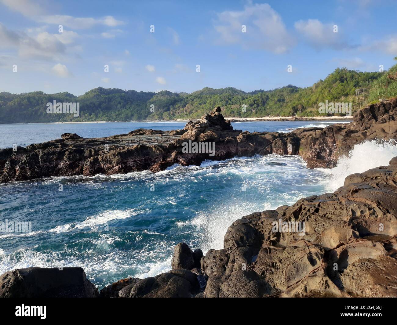 Fast flowing ocean wave sea hi-res stock photography and images - Alamy