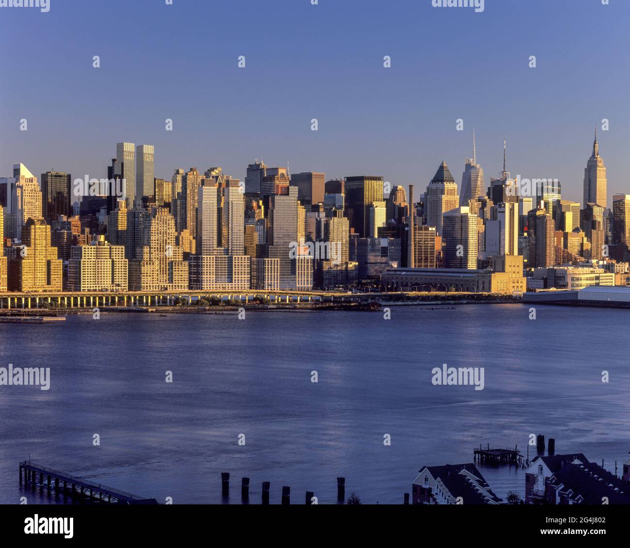 2010 HISTORICAL MIDTOWN SKYLINE HUDSON RIVER MANHATTAN NEW YORK CITY ...