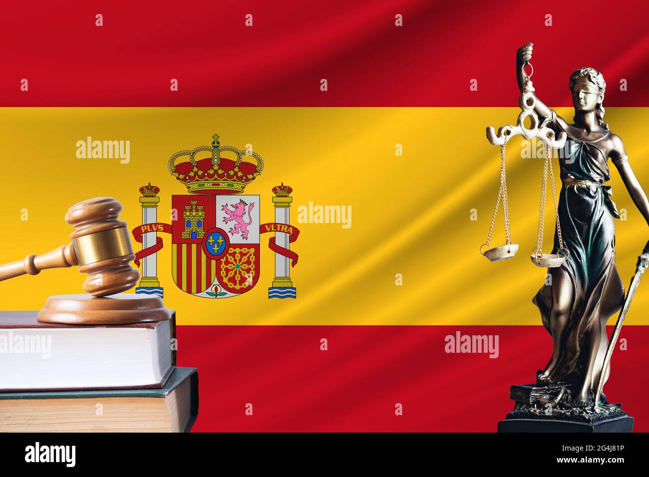 Law and justice in Spain Statue of themis and the gavel of the judge ...