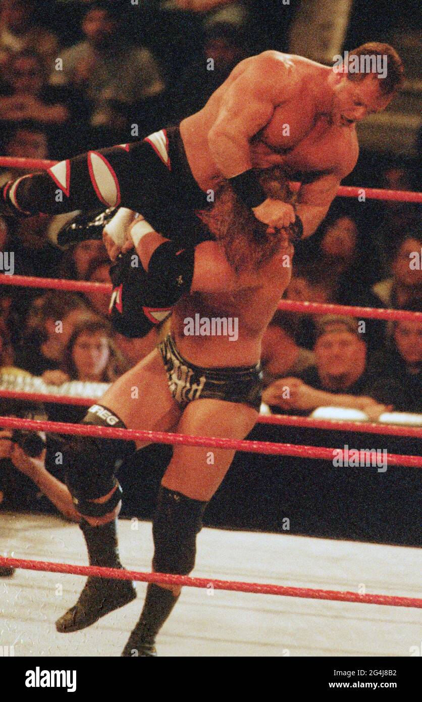 Triple h 2000 hi-res stock photography and images - Alamy