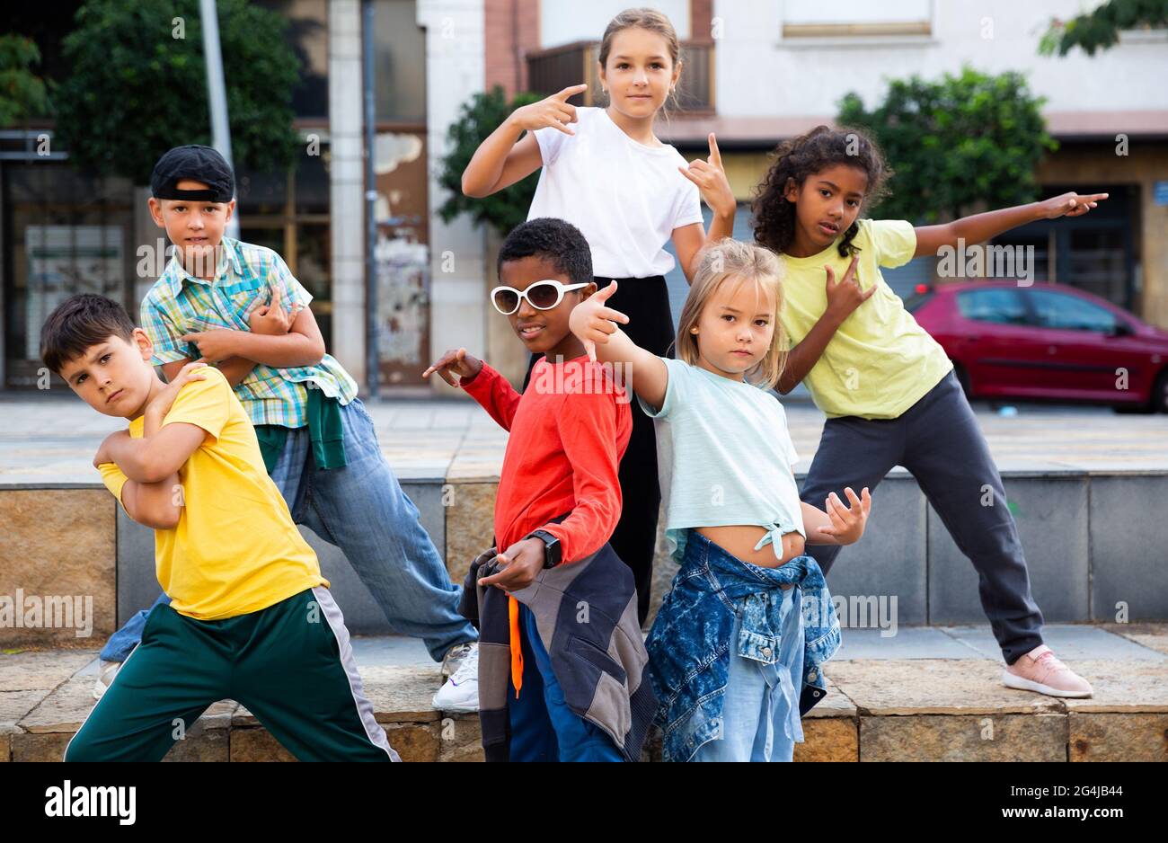 Tweens dancing hip-hop on summer street Stock Photo - Alamy