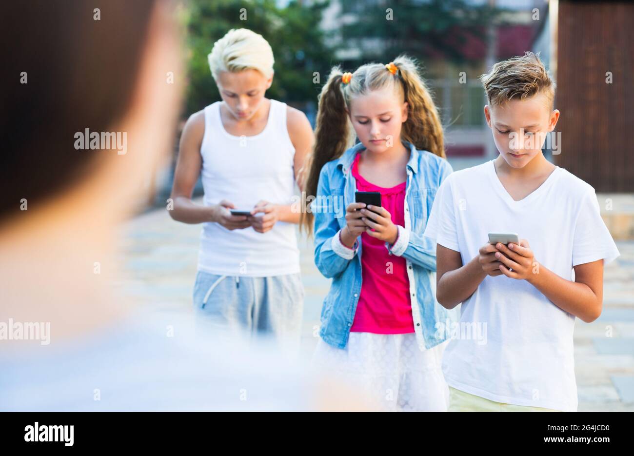 Children group technology gadgets hi-res stock photography and images ...