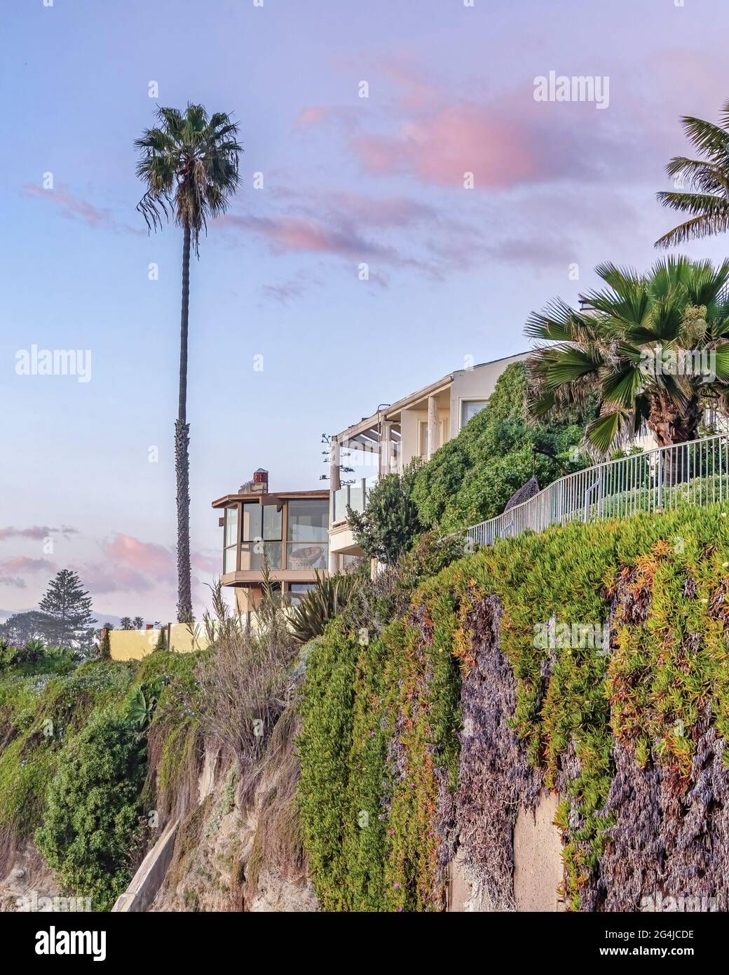 California cliff house hi-res stock photography and images - Alamy