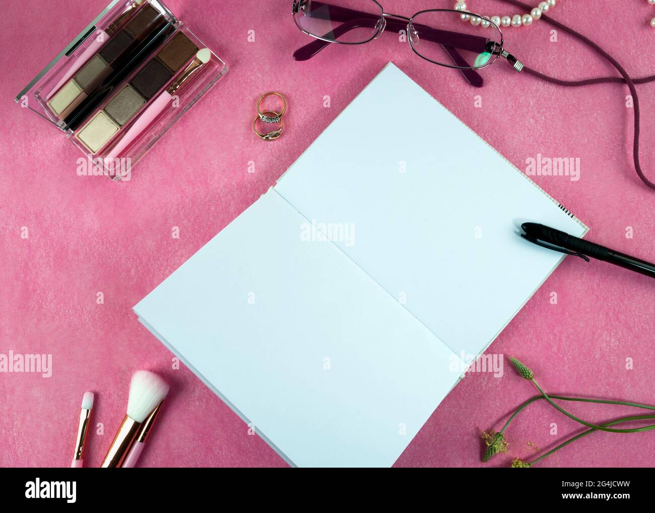 Pencil cosmetics pen hi-res stock photography and images - Alamy