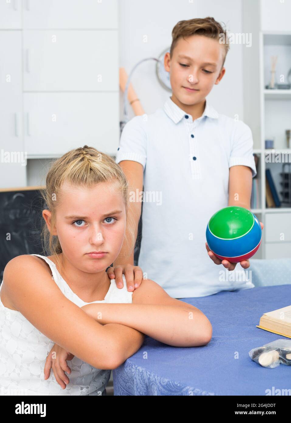 Boy is apologizing to a girlfriend for bad behavior and offering to ...