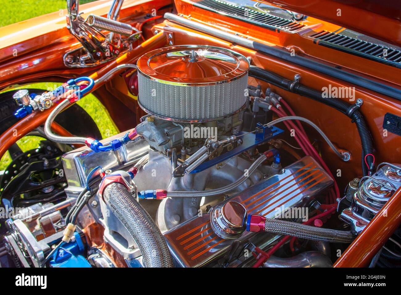 Retro car engine hi-res stock photography and images - Alamy