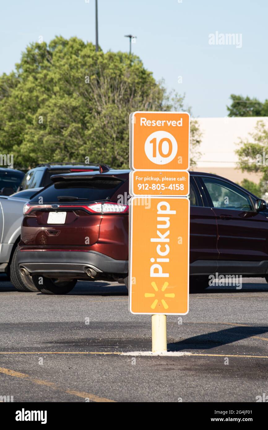 Prominent signage hi-res stock photography and images - Alamy