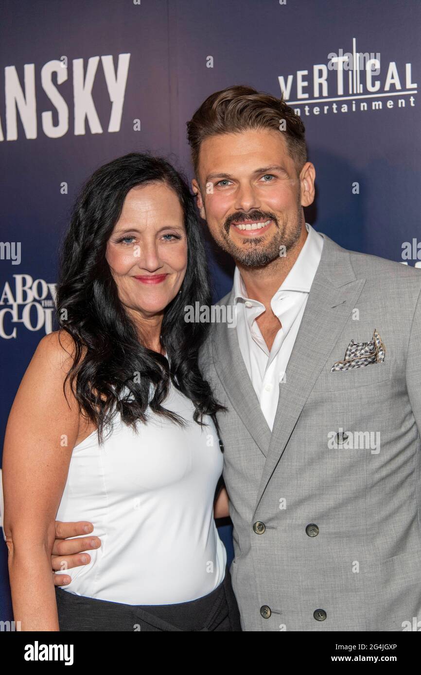 Los Angeles, USA. 21st June, 2021. David Cade with mother attends Los ...