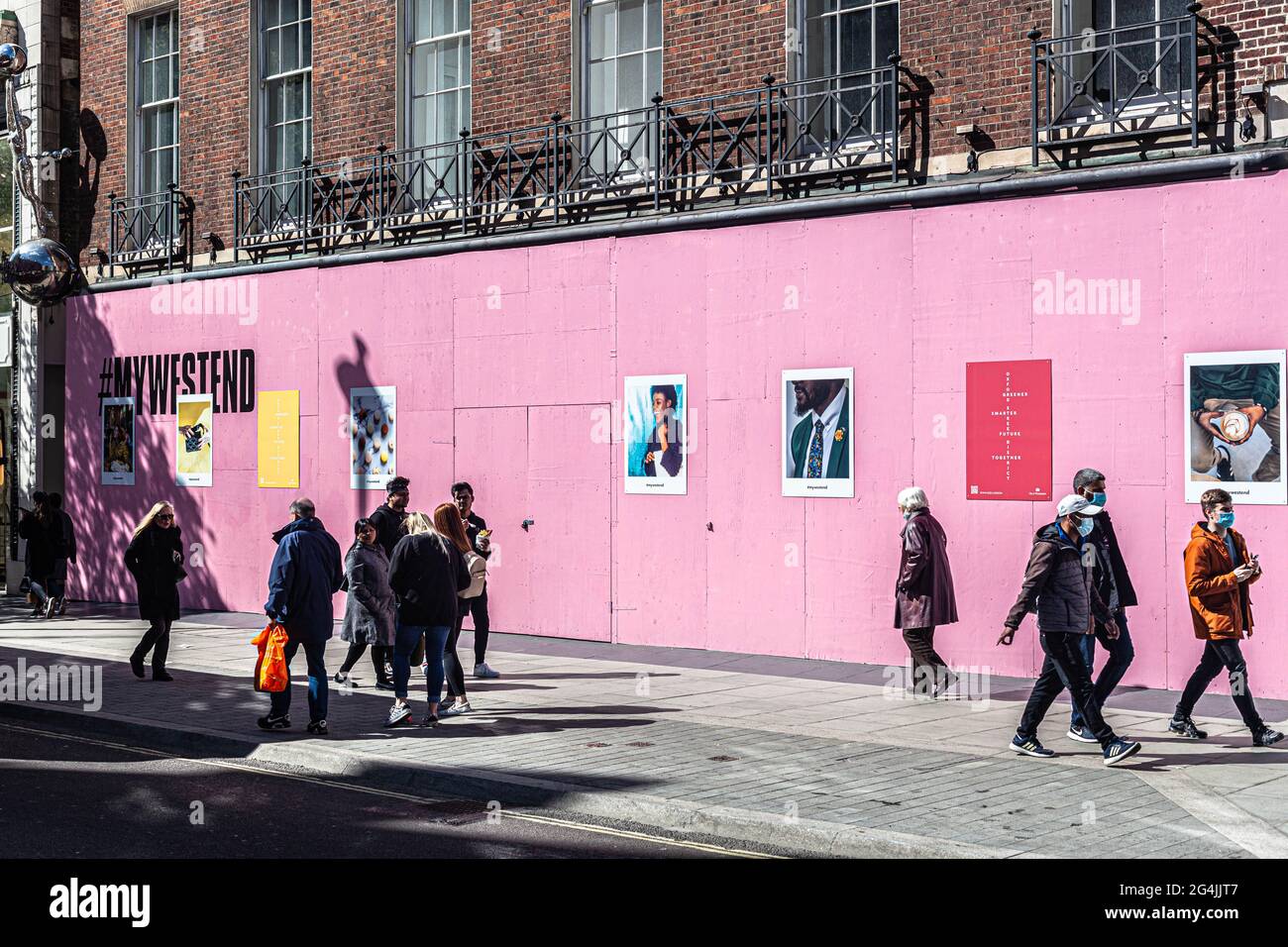 Street hoarding uk hi-res stock photography and images - Alamy
