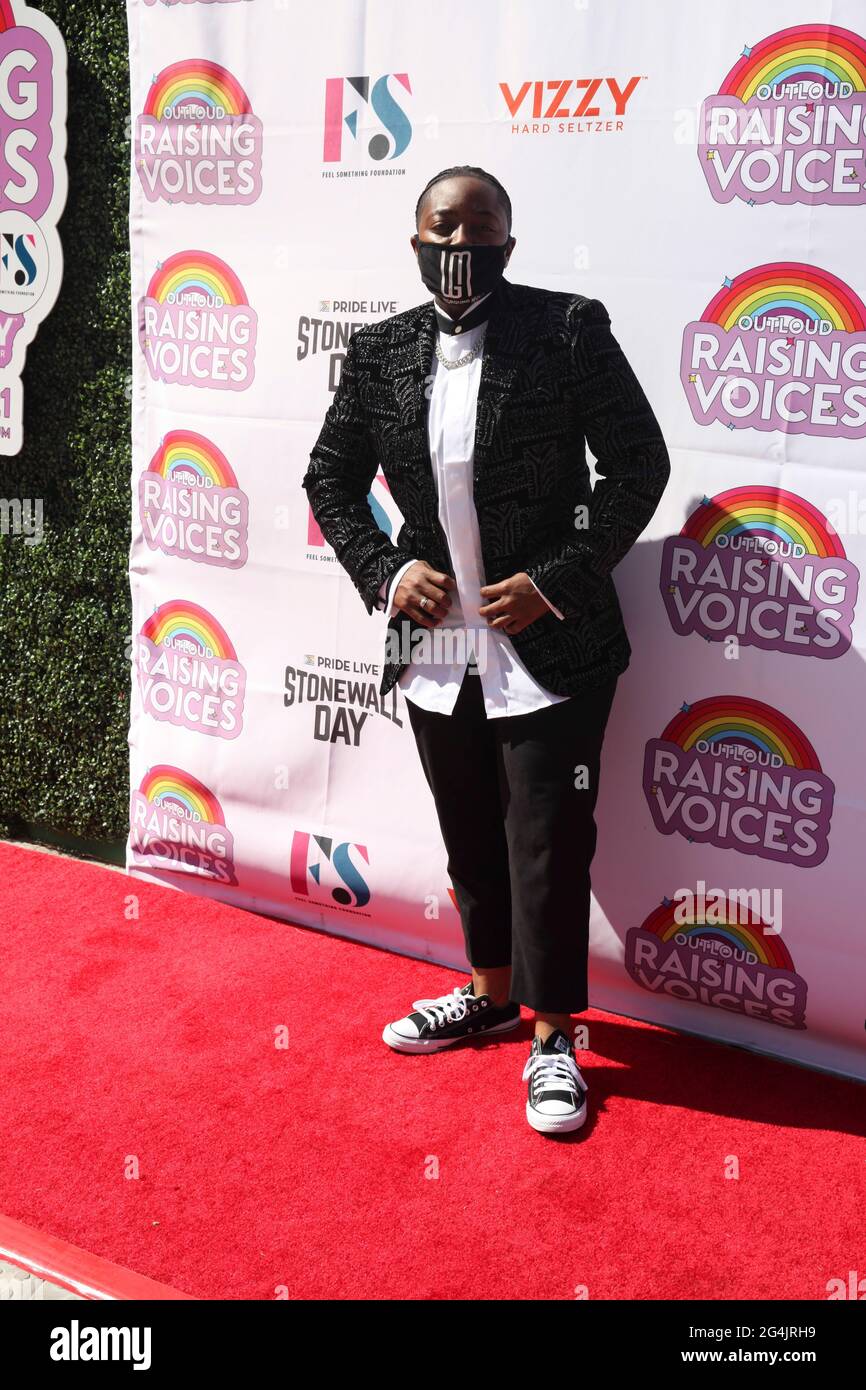 Rapper Foreign Skrilla arrives at OUTLOUD: Raising Voices at Los ...